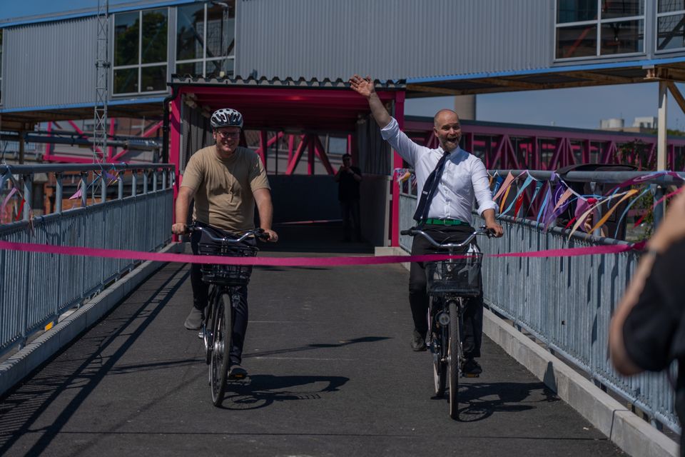 Värtahamnen får en rosa gång- och cykelbro | Stockholms stad