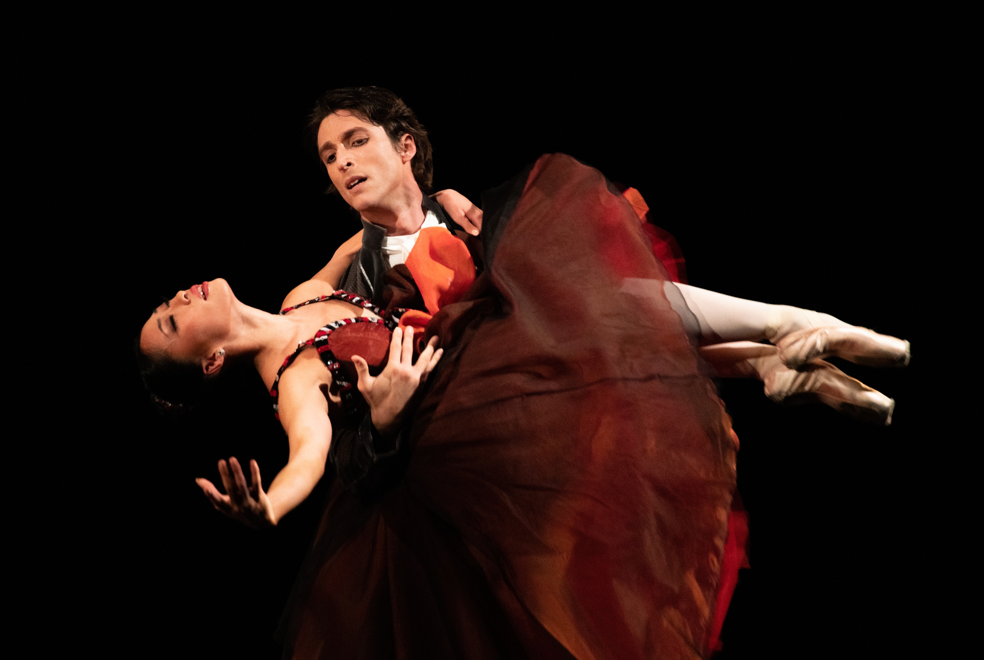 Hösten drar in med en fläkt från New York – premiär för Robbins ...