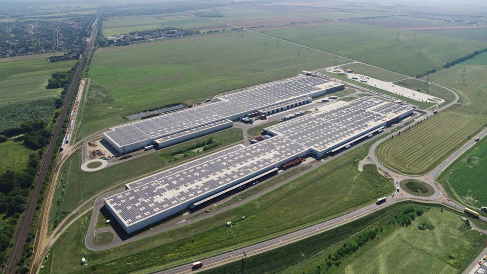 Audis andra klimatneutrala fabrik - med Europas största solcellstak | Audi