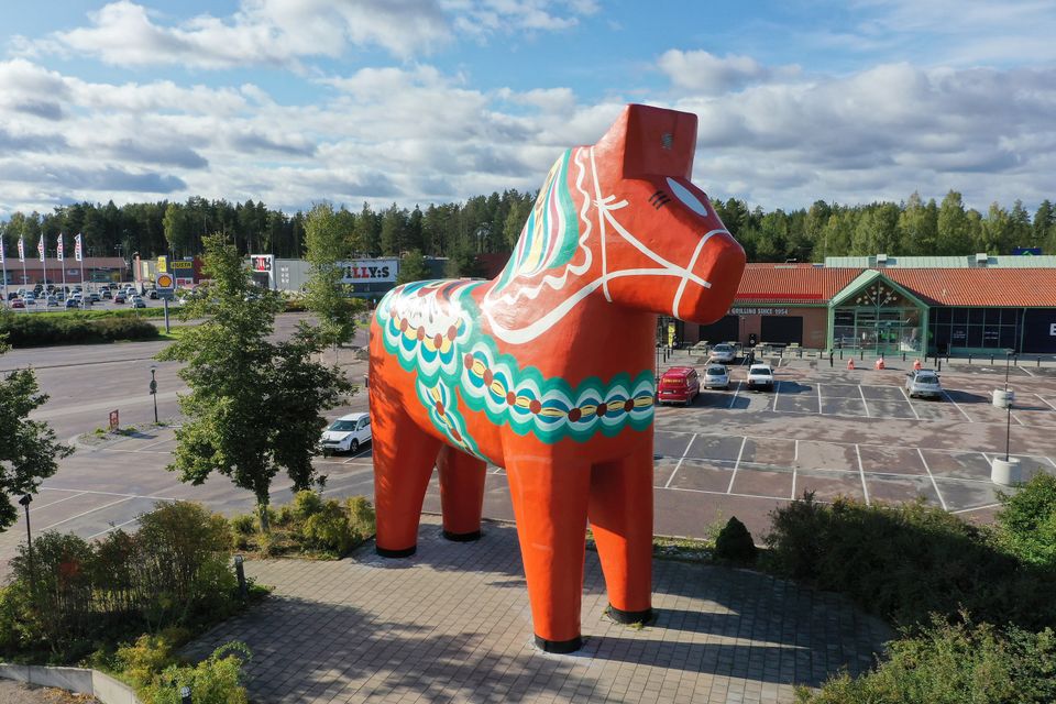 Avesta kommun tar över ägandet av världens största dalahäst | Avesta kommun