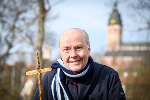 Biskop Johan Dalman pilgrimsvandrar till Pingsthelgens vallfartsmässa ...