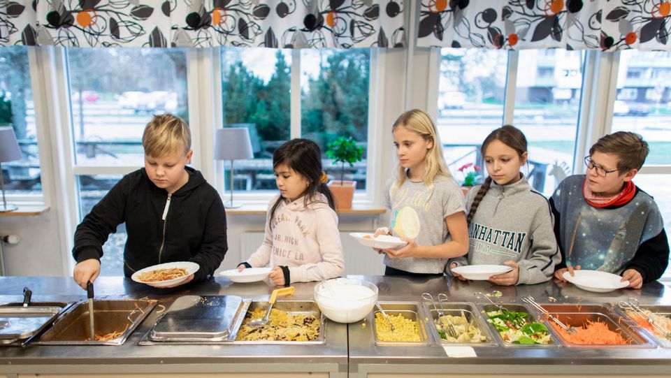 Solnas skolmåltider går över i egen regi | Solna stad