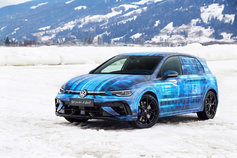Ice Race i Zell am See: Volkswagen bjöd på en första glimt av nya Golf ...