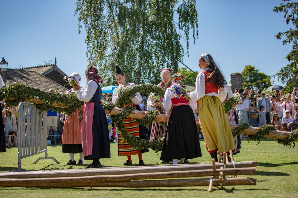 Midsommar på Skansen – en tre dagar lång fest med musik, dans och ...