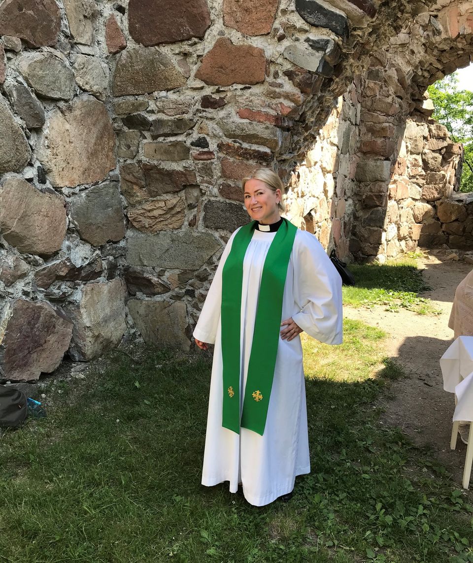 Biskop Johan Dalman välkomnar ny kyrkoherde i Husby-Rekarne och ...
