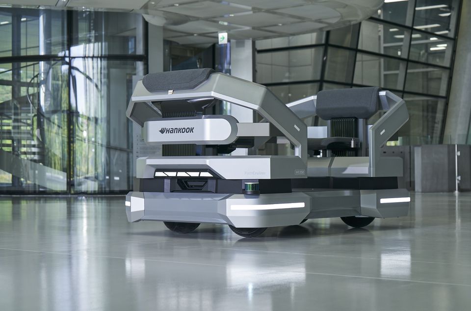 3D-printed tyres and a vehicle with spherical wheels: Hankook showcases the mobility of tomorrow ...