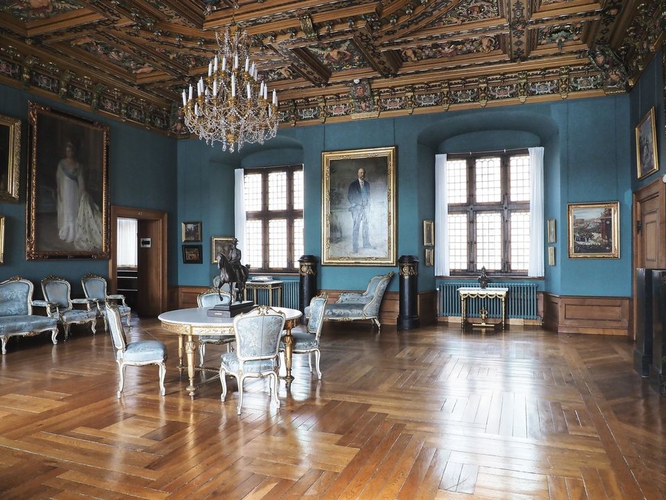 Frederiksborgs slotts magiska tak i nytt ljus | VisitDenmark