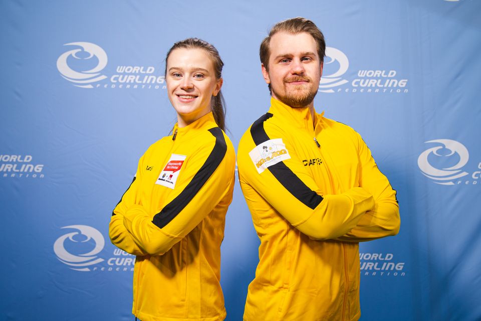 Isabella och Rasmus Wranå siktar på medalj i curling-VM Mixed Dubbel i ...