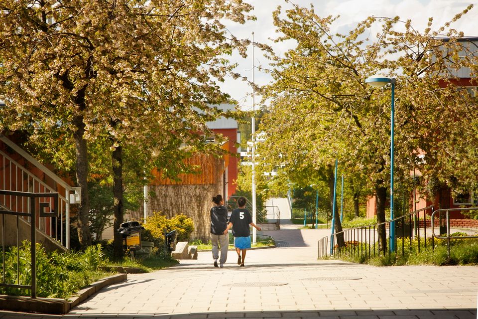 Allmännyttan växer - Familjebostäder köper tillbaka 1200 ...
